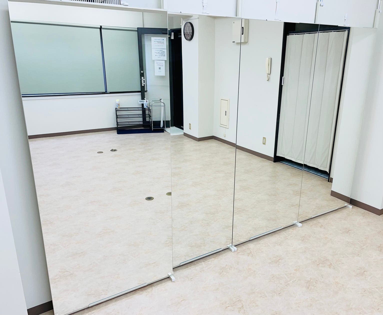 大和駅徒歩２分♪平日660円/h～✨土日祝770円/ｈ～✨様々な用途で気軽に利用できるスタジオ☆の写真3