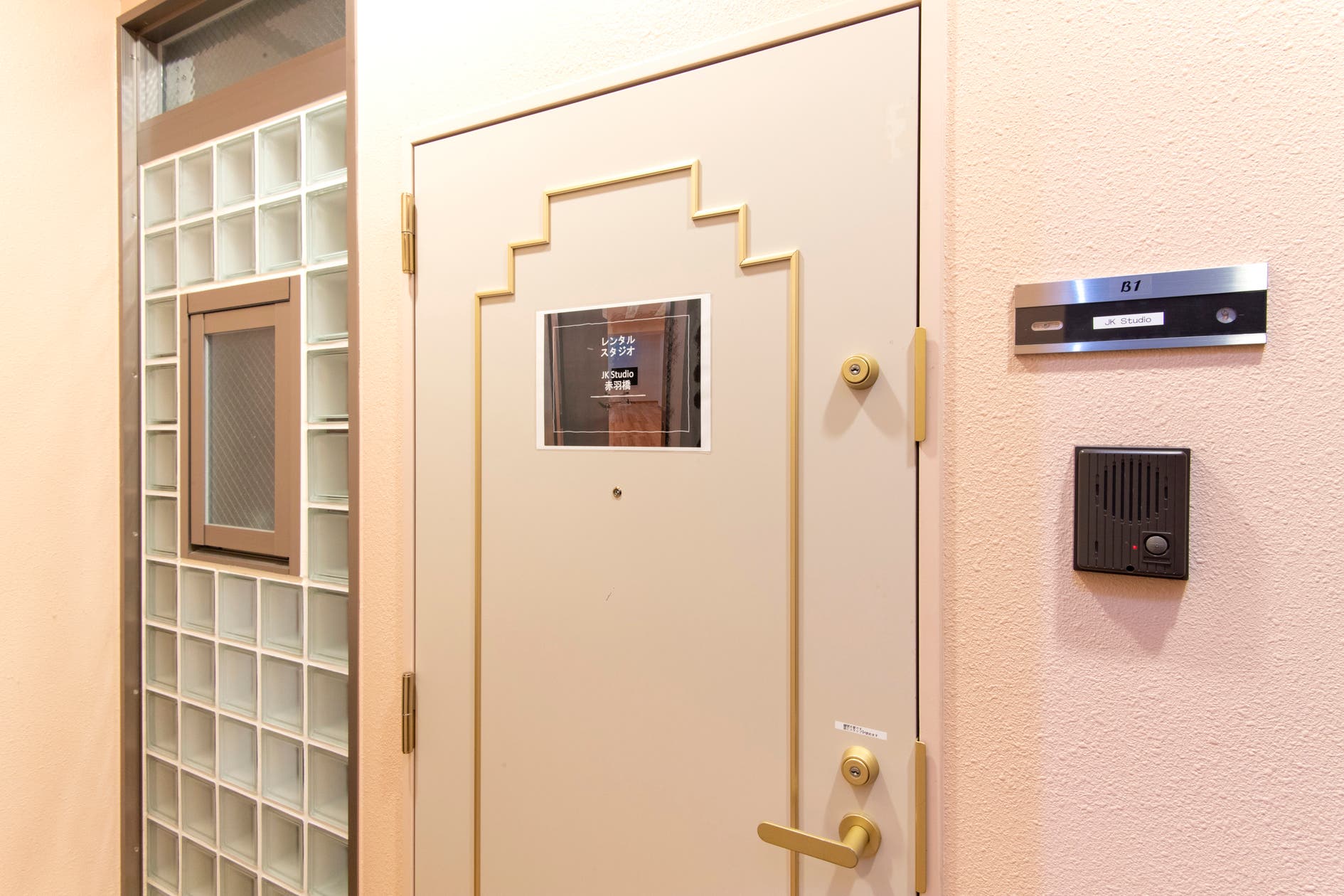 【港区】【赤羽橋徒歩１分・麻布十番店徒歩7分】防音設備有/大型ミラー設置/ダンス・楽器OK/長机椅子完備/高速回線/地下1階の写真24