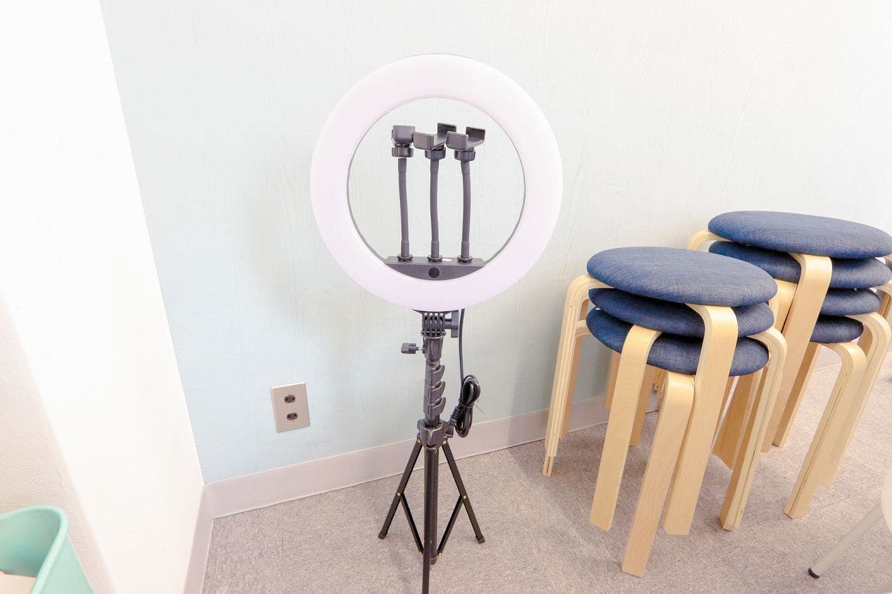 【三越前駅1分！18名】綺麗な室内！WiFi・プロジェクター・ホワイトボード全て無料！土足可！ふれあい貸し会議室 三越前Aの写真11