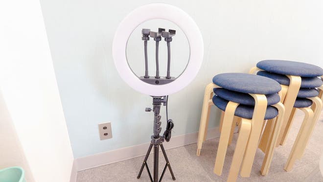 【三越前駅1分!18名】綺麗な室内!WiFi・プロジェクター・ホワイトボード全て無料!土足可!ふれあい貸し会議室 三越前Aの写真11