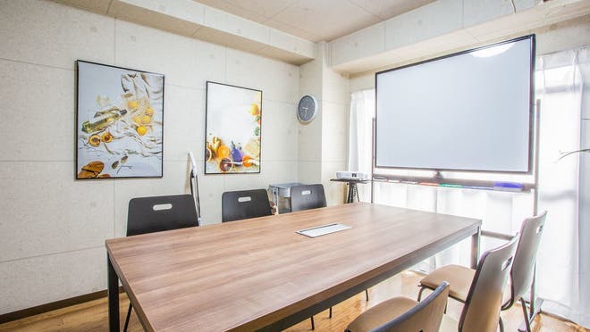 【天王寺駅3分!10名】綺麗な室内!WiFi・プロジェクター・ホワイトボード全て無料!ふれあい貸し会議室 天王寺D-402の写真1