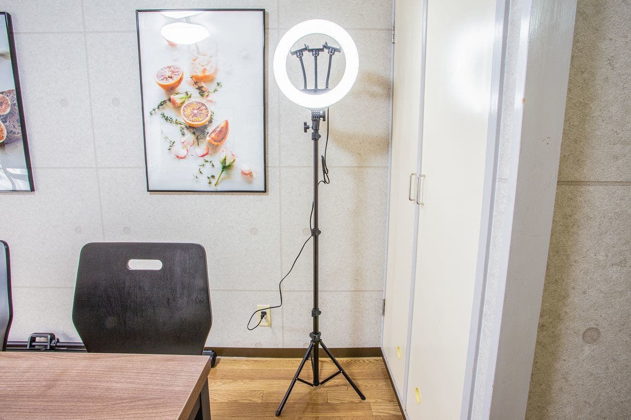 【天王寺駅3分！10名】綺麗な室内！WiFi・プロジェクター・ホワイトボード全て無料！ふれあい貸し会議室 天王寺D-402の写真8