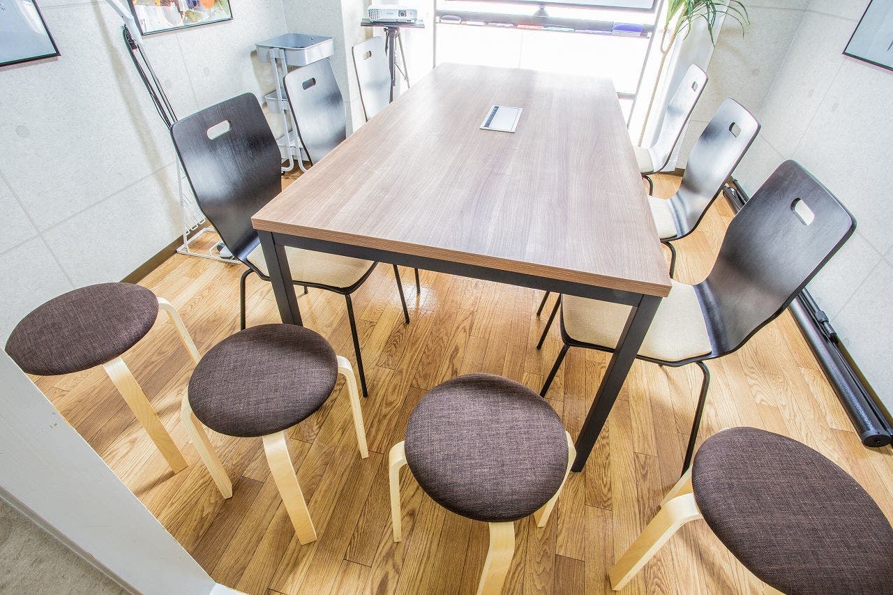 【天王寺駅3分！10名】綺麗な室内！WiFi・プロジェクター・ホワイトボード全て無料！ふれあい貸し会議室 天王寺D-402の写真9