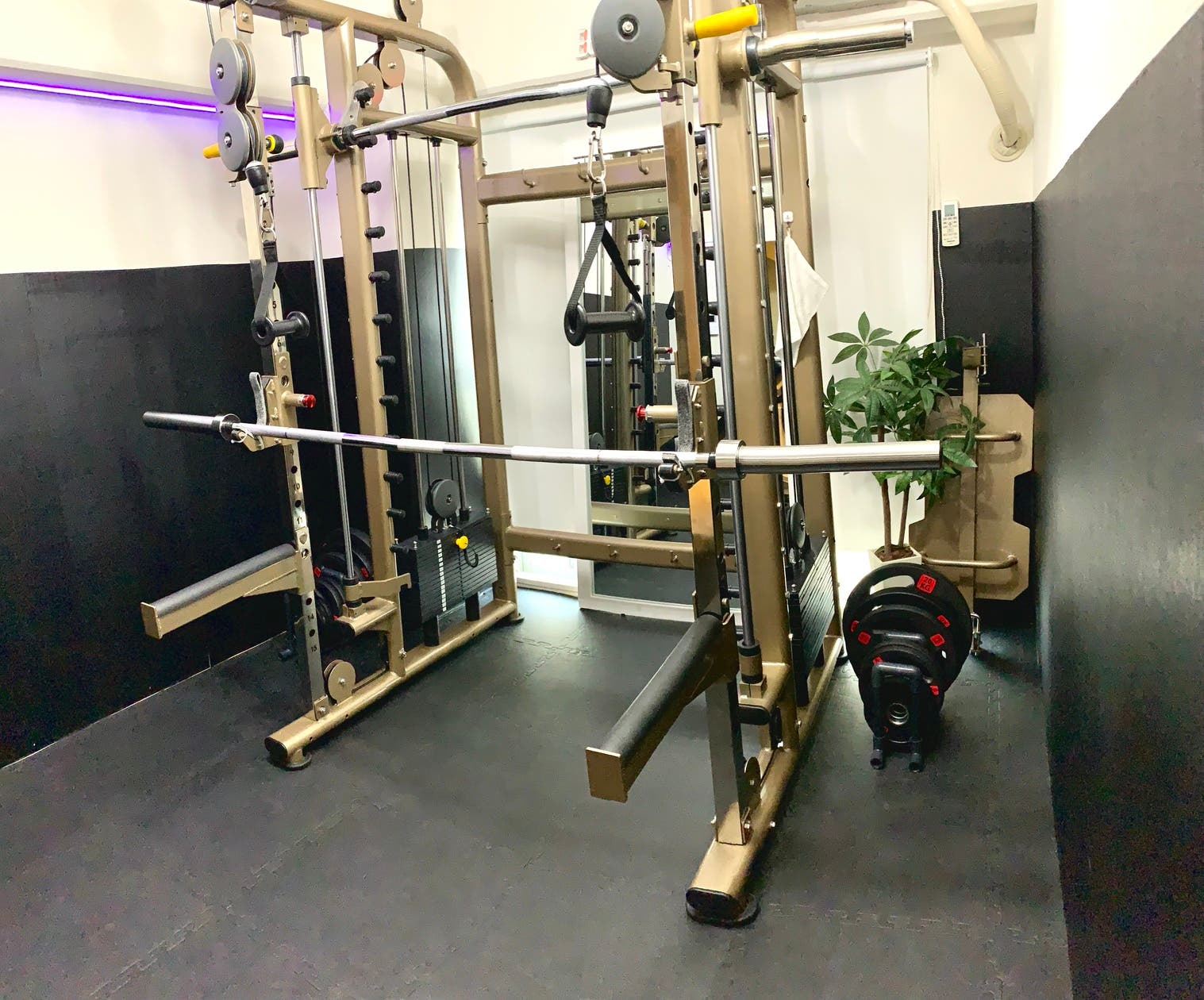 【駅近  梅田駅/中崎町】【いつでも 1h 958円で使いやすい☆】小型ワークアウトスペース！個人・合同トレの写真4