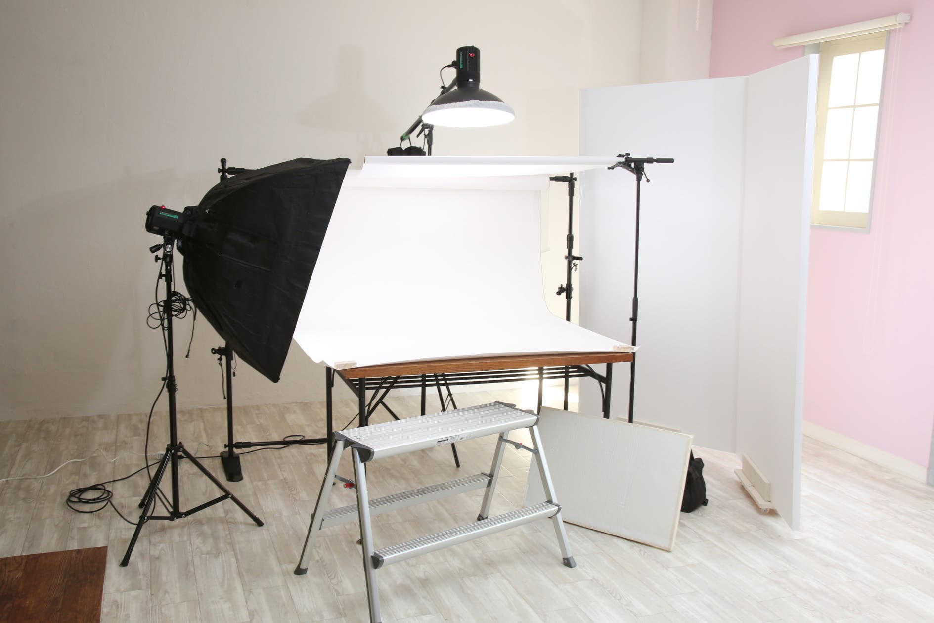 北陸でレンタルできるスタジオ。お洒落なインテリアも豊富でイメージカットにも最適です。月～金15：00～18：00は1H単位も可。の写真14
