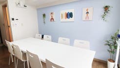 【岡山駅3分!12名利用可!】綺麗な室内!WiFi・プロジェクター・ホワイトボード全て無料!ふれあい貸し会議室 岡山Aの写真4
