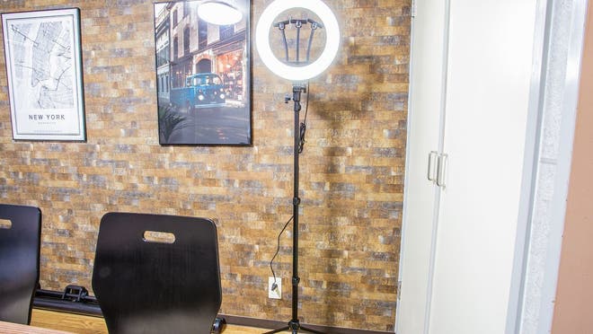 【天王寺駅3分!10名】綺麗な室内!WiFi・プロジェクター・ホワイトボード全て無料!ふれあい貸し会議室 天王寺C-202の写真9