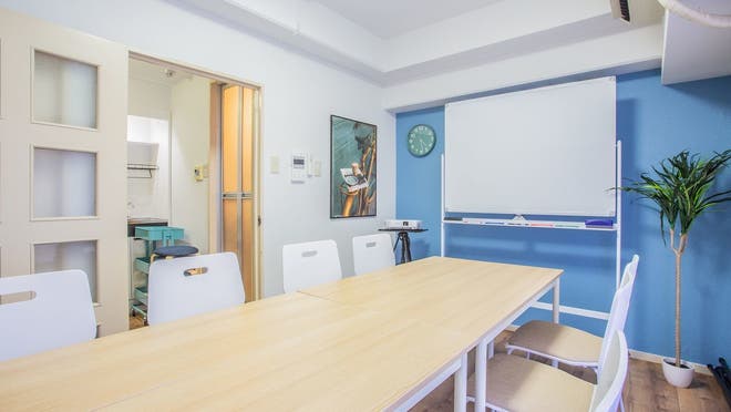 【大阪メトロ京橋駅3分!12名】綺麗な室内!WiFi・プロジェクター・ホワイトボード全て無料!ふれあい貸し会議室 大阪D-207の写真3