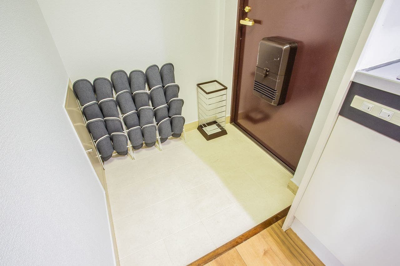 【大阪メトロ京橋駅3分！12名】綺麗な室内！WiFi・プロジェクター・ホワイトボード全て無料！ふれあい貸し会議室 大阪D-207の写真9