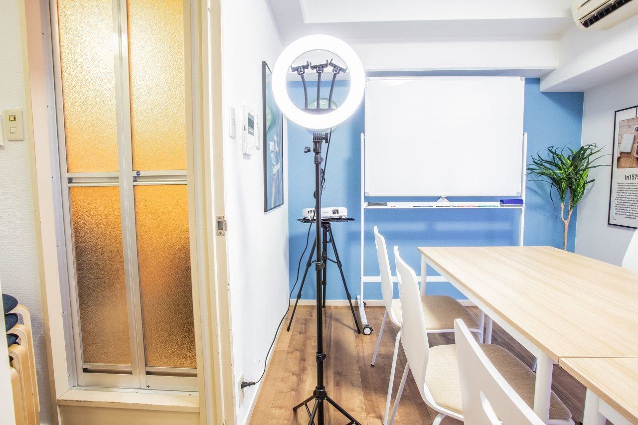 【大阪メトロ京橋駅3分！12名】綺麗な室内！WiFi・プロジェクター・ホワイトボード全て無料！ふれあい貸し会議室 大阪D-207の写真11