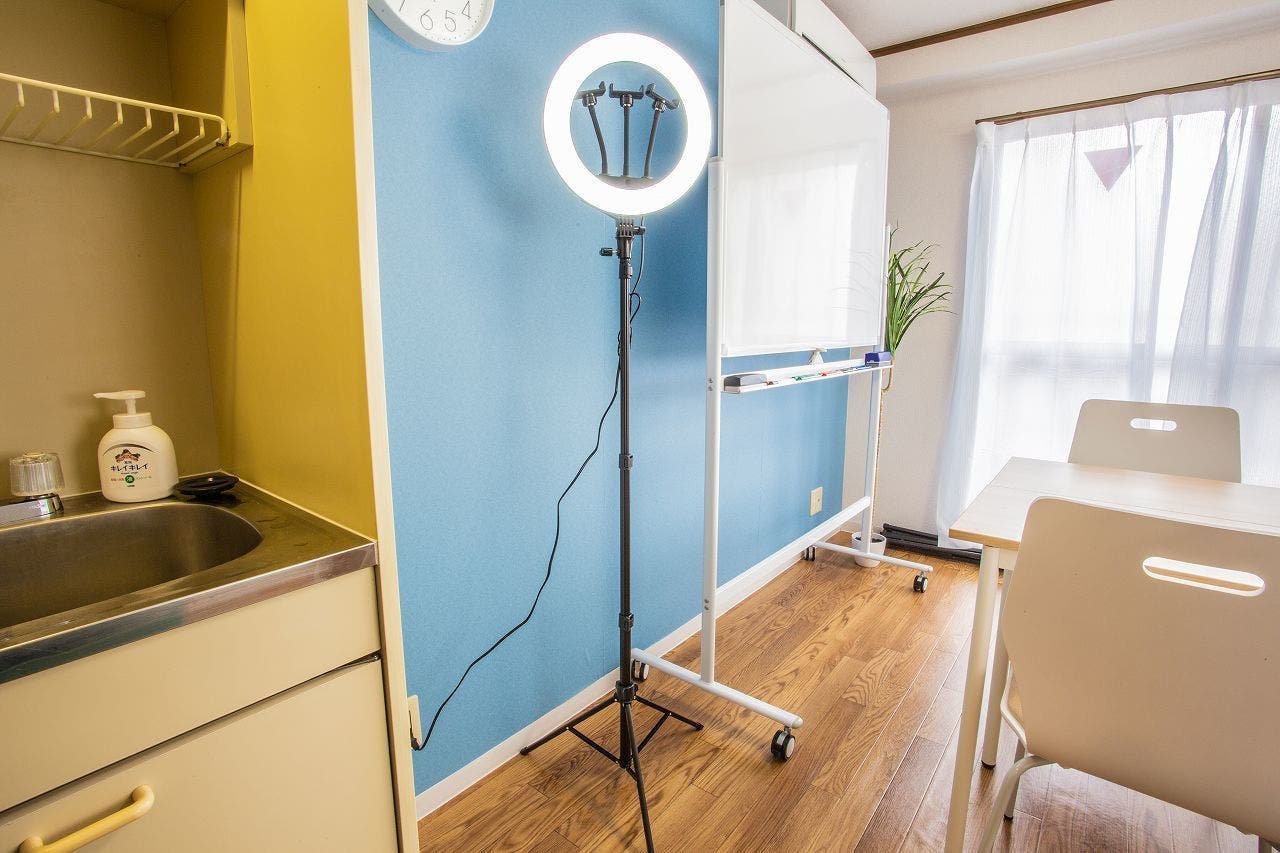 【長堀橋駅2分！10名利用可！】綺麗な室内！WiFi・プロジェクター・ホワイトボード全て無料！ふれあい貸し会議室 心斎橋Aの写真11