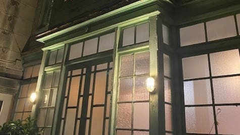 海から徒歩30秒にあり奇跡的に残された大正11年築の木造洋風の元郵便局をリノベーション。の写真3