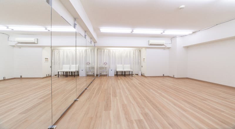 ＜東高円寺駅１分＞ダンスができるレンタルスタジオ/幅4.0m高さ1.8の鏡付き/少人数グループ・個人練習に最適