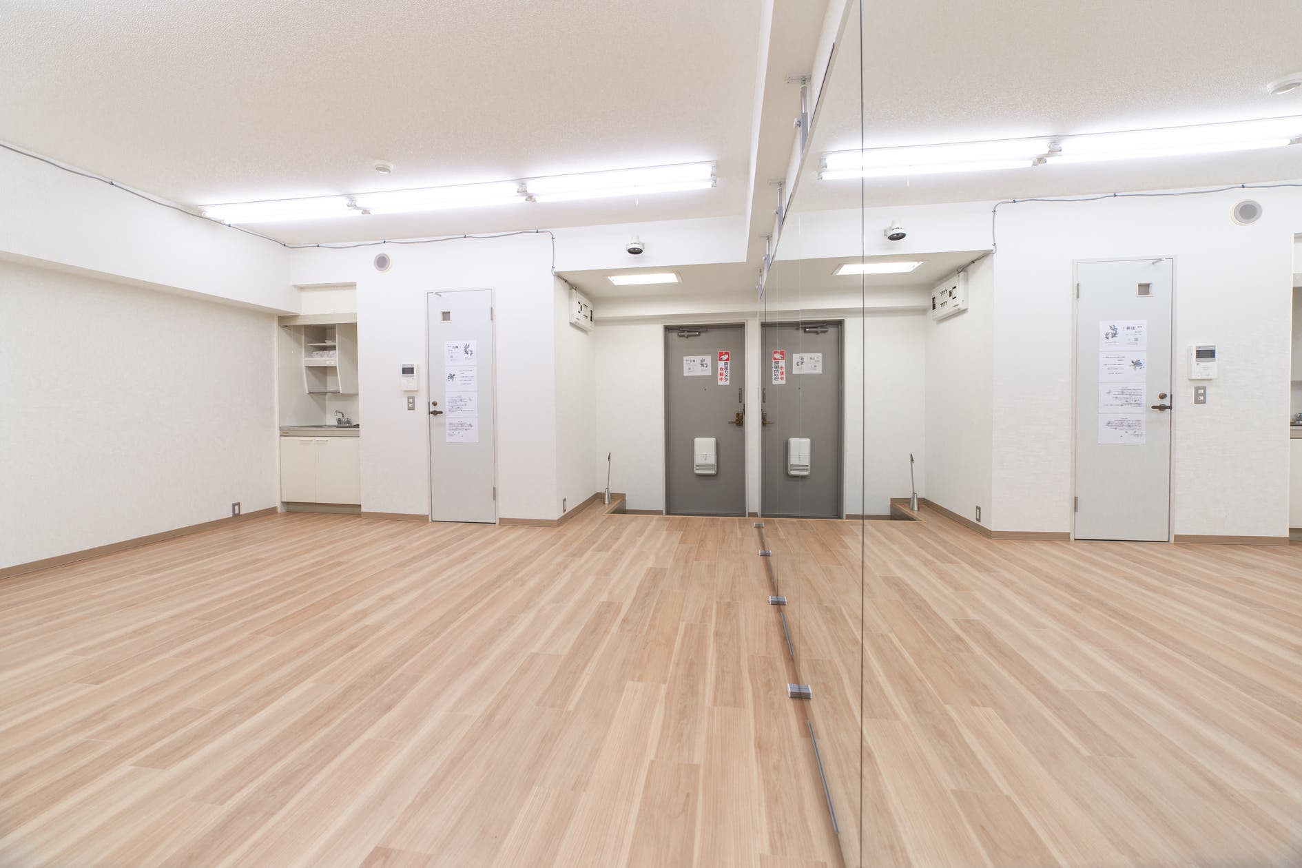 ＜東高円寺駅１分＞ダンスができるレンタルスタジオ/幅4.0m高さ1.8の鏡付き/少人数グループ・個人練習に最適の写真8