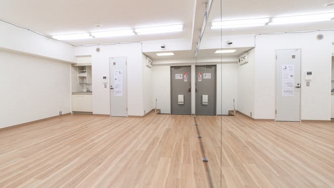 <東高円寺駅1分>ダンスができるレンタルスタジオ/幅4.0m高さ1.8の鏡付き/少人数グループ・個人練習に最適の写真8
