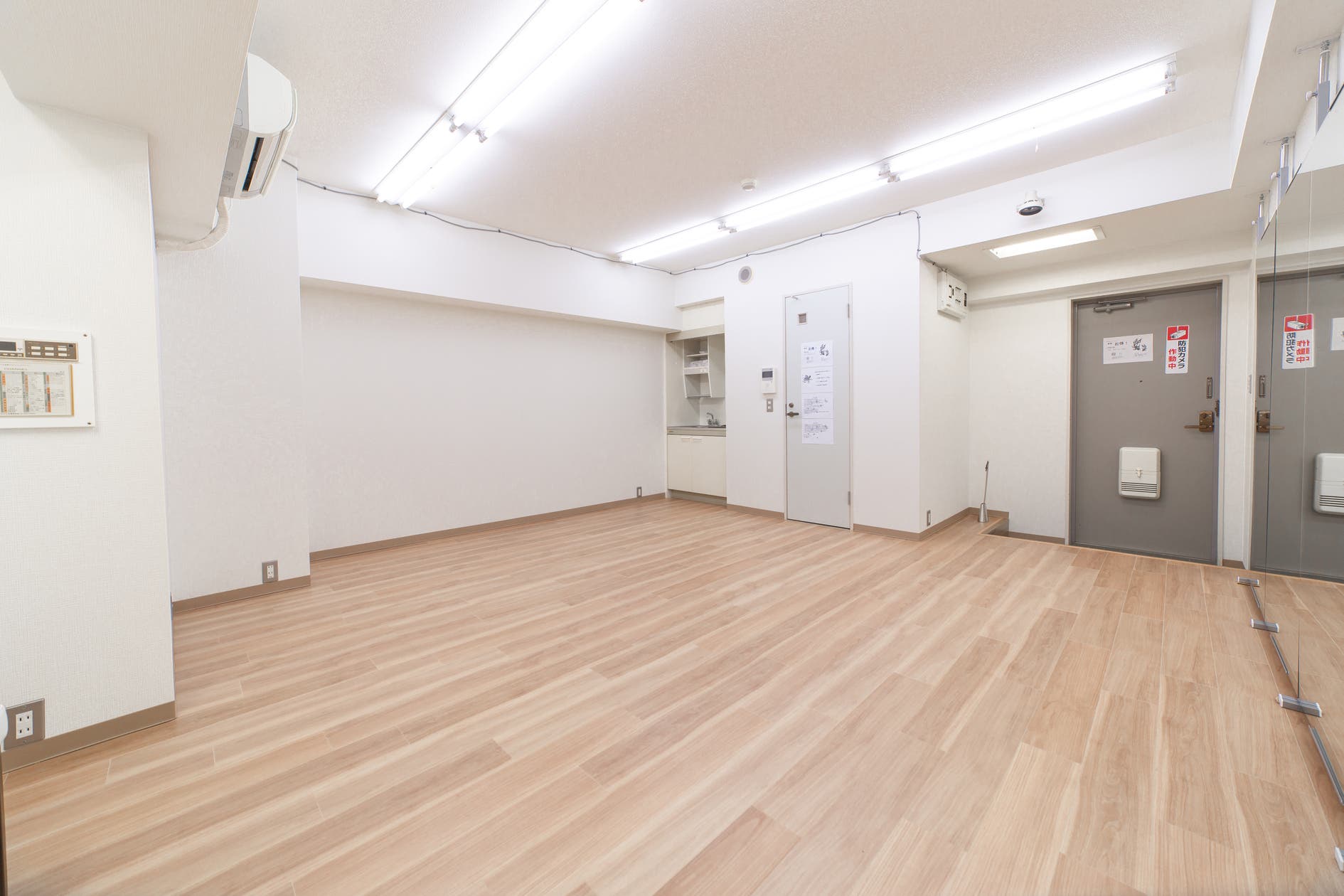 ＜東高円寺駅１分＞ダンスができるレンタルスタジオ/幅4.0m高さ1.8の鏡付き/少人数グループ・個人練習に最適の写真9