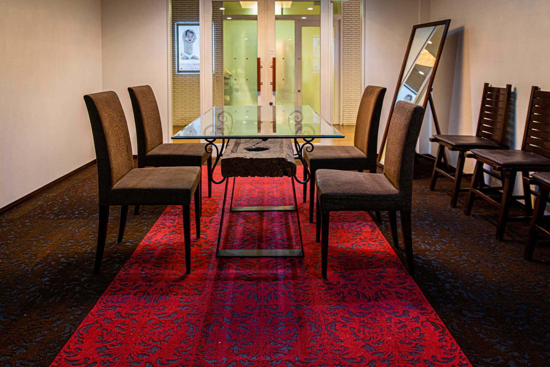 関内駅徒歩3分　フォトスタジオマッシュアップ　白壁・黒壁　各種撮影・配信スタジオに最適！　別途ラグジュアリースペース併設の写真4