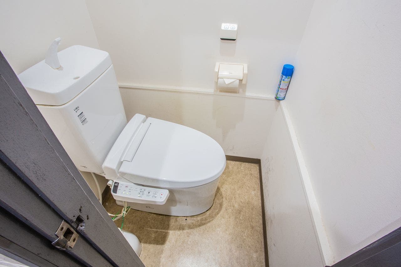 【阪急十三駅1分！6名利用可！】綺麗な室内！WiFi・ホワイトボード全て無料！土足可！ふれあい貸し会議室 十三Aの写真6