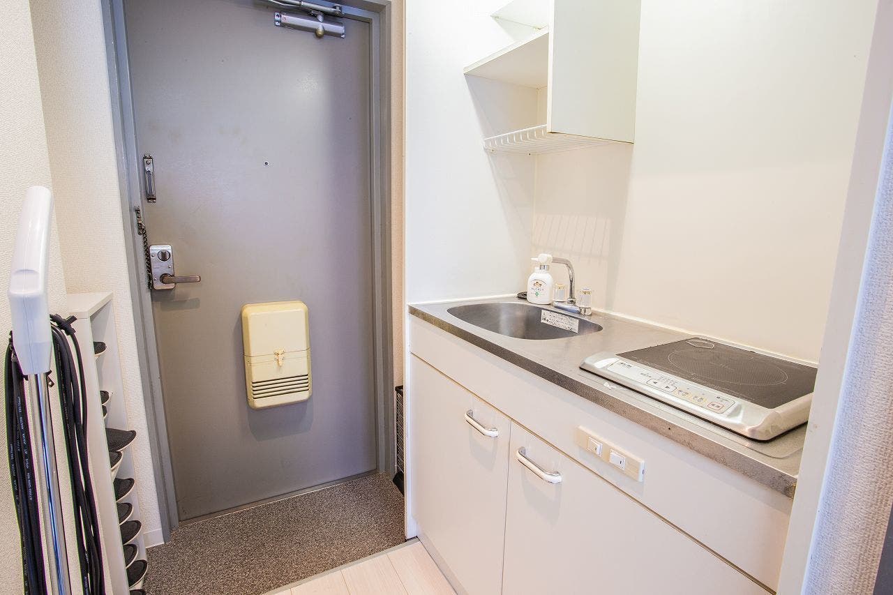 【阪急十三駅5分！10名利用可！】綺麗な室内！WiFi・大型モニター・ホワイトボード全て無料！ふれあい貸し会議室 十三Bの写真10