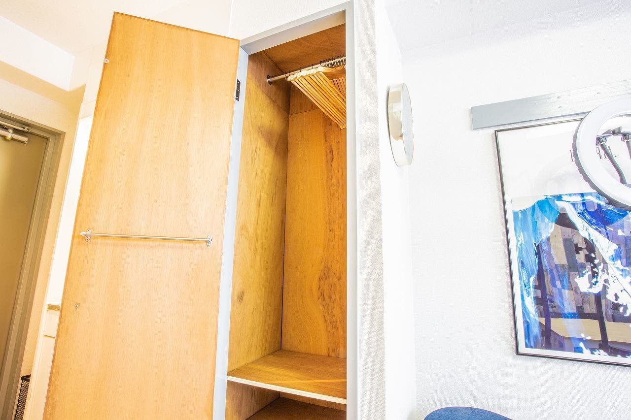 【阪急十三駅5分！10名利用可！】綺麗な室内！WiFi・大型モニター・ホワイトボード全て無料！ふれあい貸し会議室 十三Bの写真11