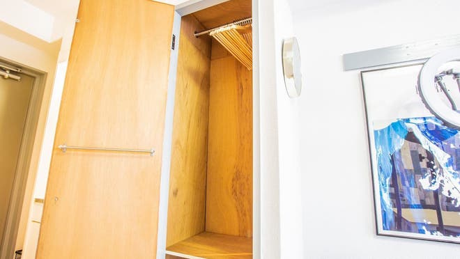 【阪急十三駅5分!10名利用可!】綺麗な室内!WiFi・大型モニター・ホワイトボード全て無料!ふれあい貸し会議室 十三Bの写真11