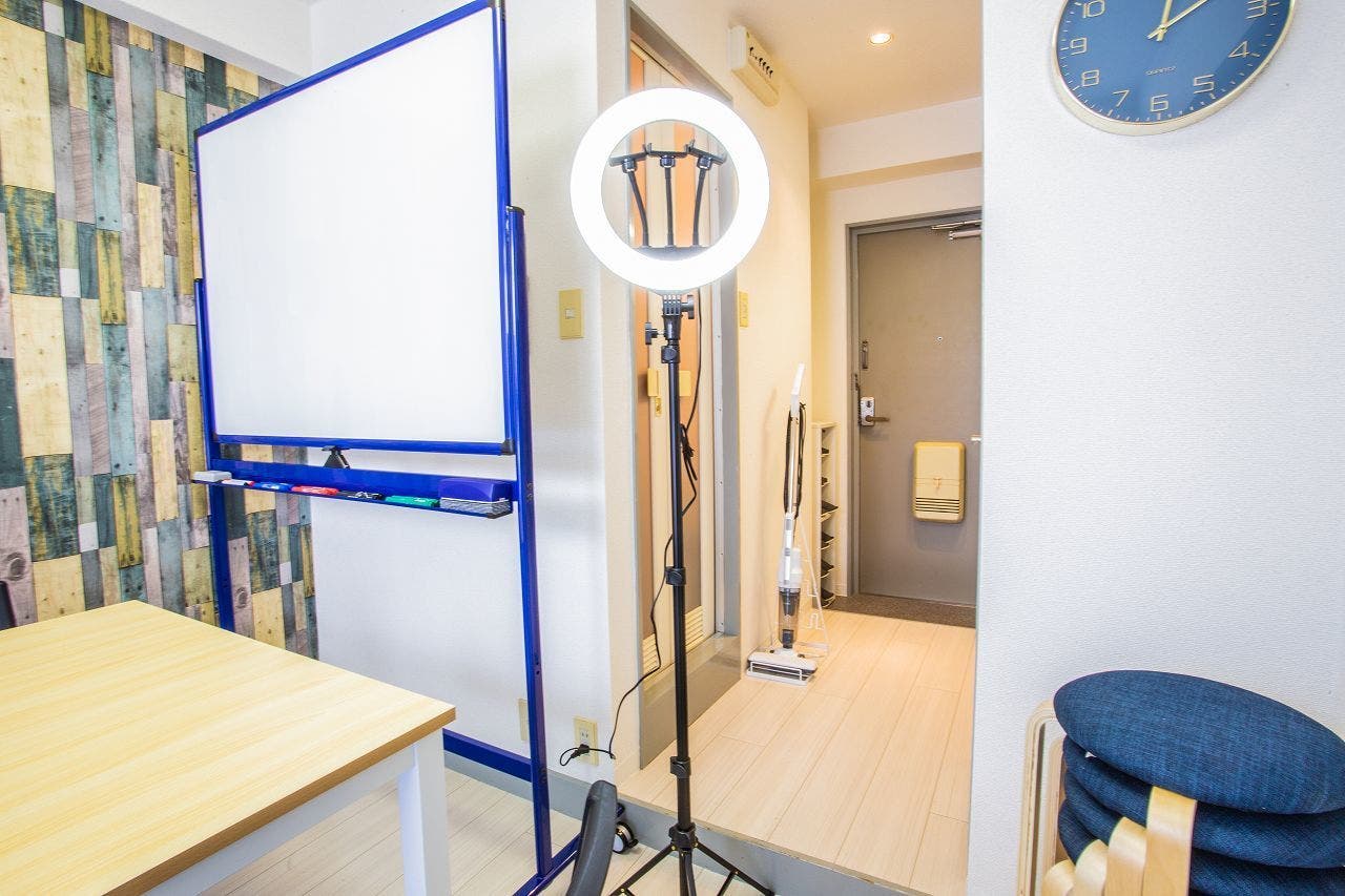 【阪急十三駅5分！10名利用可！】綺麗な室内！WiFi・大型モニター・ホワイトボード全て無料！ふれあい貸し会議室 十三Bの写真13