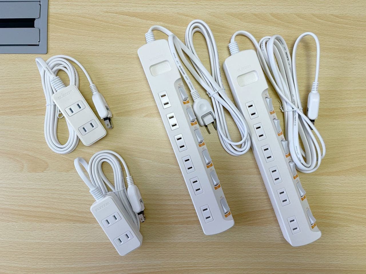 【阪急十三駅5分！10名利用可！】綺麗な室内！WiFi・大型モニター・ホワイトボード全て無料！ふれあい貸し会議室 十三Bの写真14