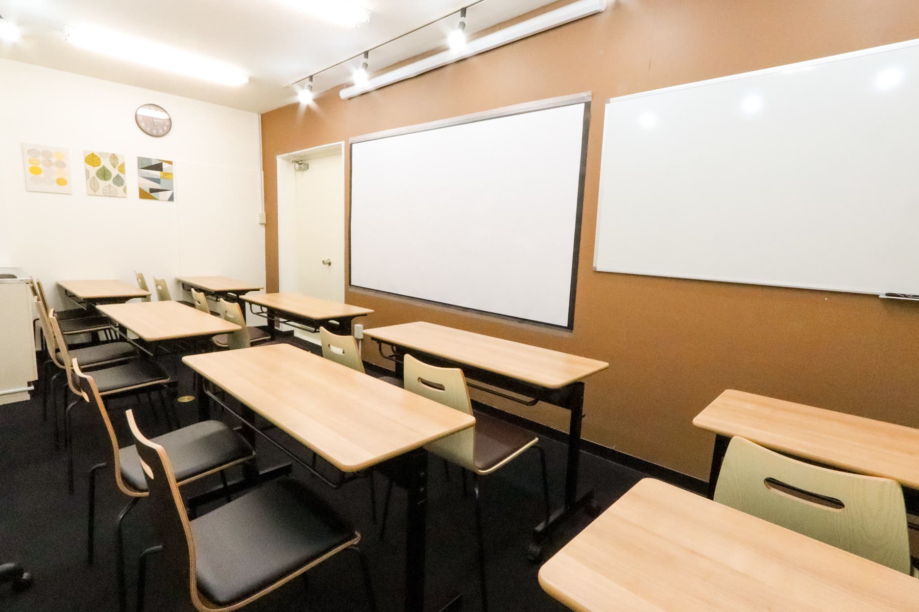 【渋谷駅徒歩1分！ヒカリエ隣！16名利用可！】プロジェクター・ホワイトボード・WiFi全て無料！ふれあい貸し会議室 渋谷No33の写真6