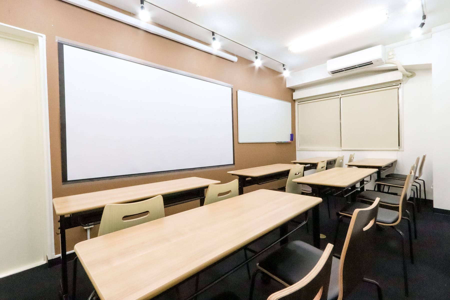 【渋谷駅徒歩1分！ヒカリエ隣！16名利用可！】プロジェクター・ホワイトボード・WiFi全て無料！ふれあい貸し会議室 渋谷No33の写真8