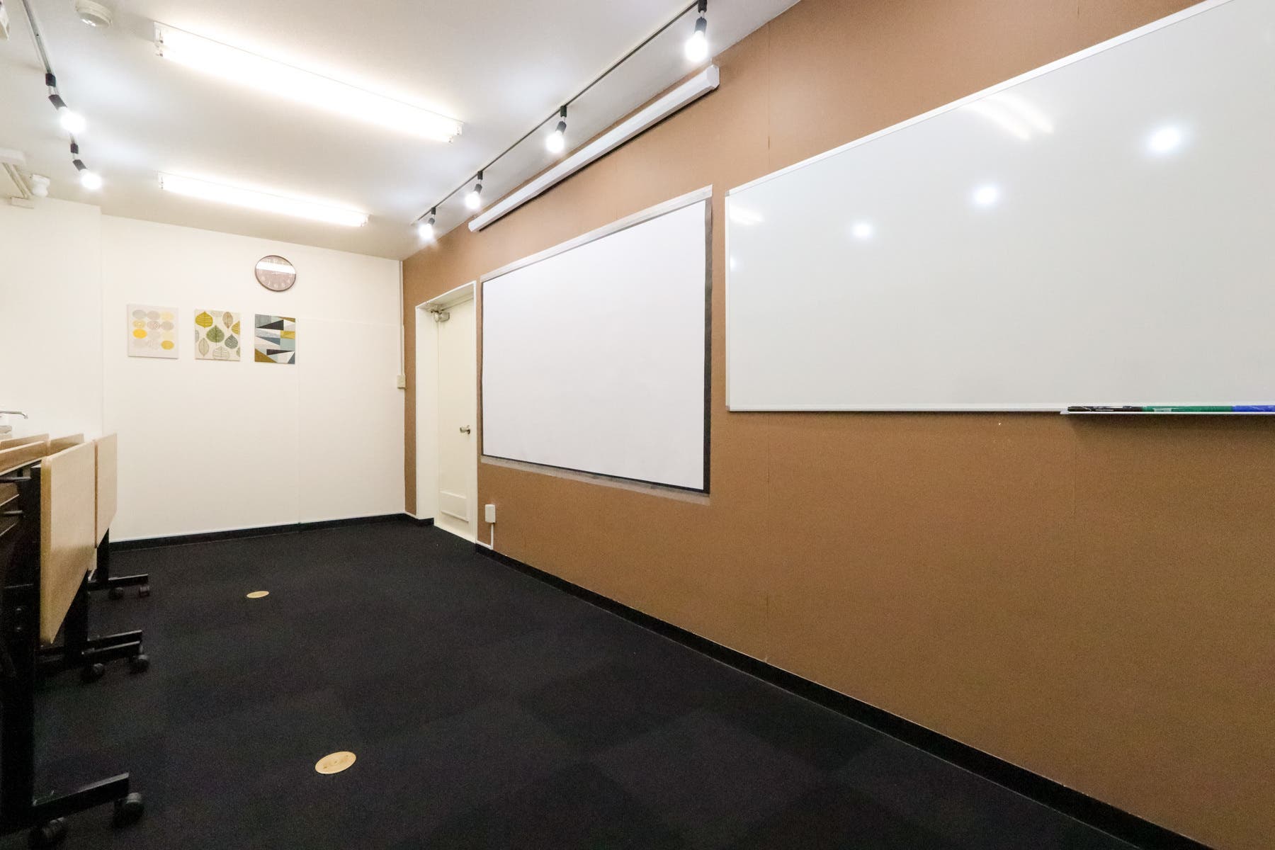 【渋谷駅徒歩1分！ヒカリエ隣！16名利用可！】プロジェクター・ホワイトボード・WiFi全て無料！ふれあい貸し会議室 渋谷No33の写真11