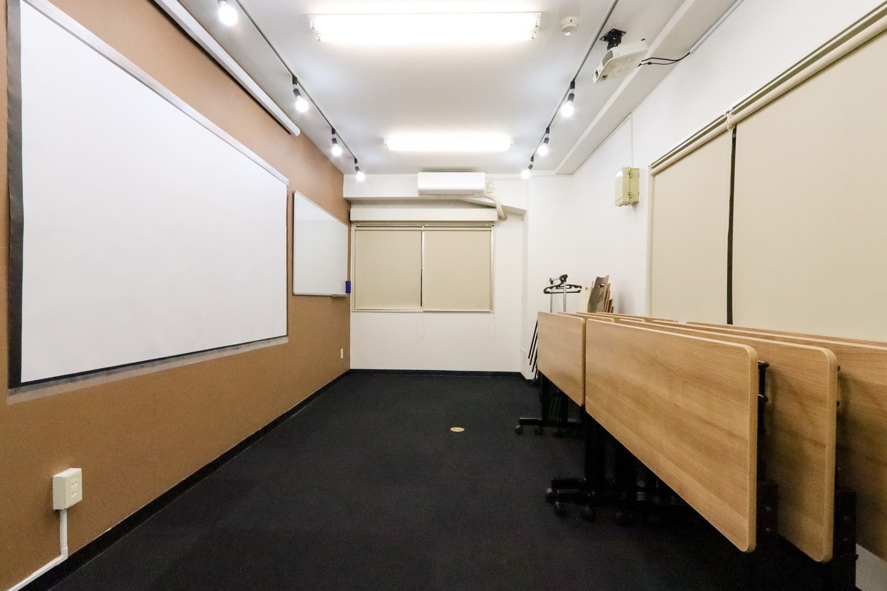 【渋谷駅徒歩1分！ヒカリエ隣！16名利用可！】プロジェクター・ホワイトボード・WiFi全て無料！ふれあい貸し会議室 渋谷No33の写真12