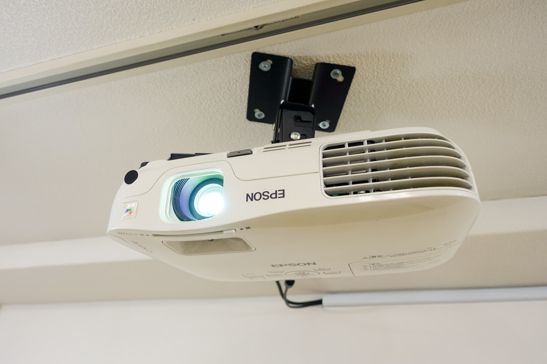 【渋谷駅徒歩1分！ヒカリエ隣！16名利用可！】プロジェクター・ホワイトボード・WiFi全て無料！ふれあい貸し会議室 渋谷No33の写真17