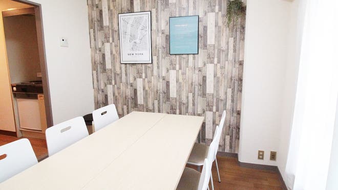 【横浜駅5分!8名利用可!】綺麗な室内!WiFi・プロジェクター・ホワイトボード全て無料!ふれあい貸し会議室 横浜Aの写真3