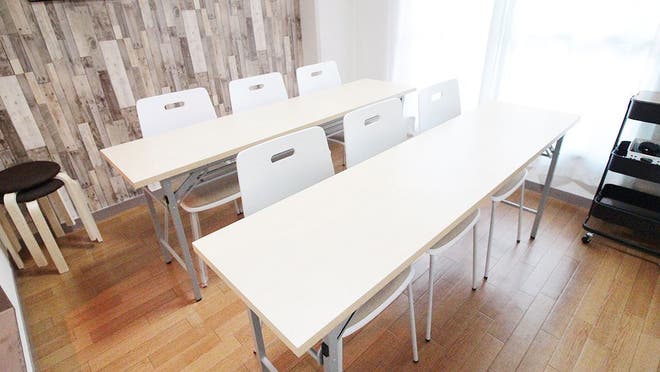 【横浜駅5分!8名利用可!】綺麗な室内!WiFi・プロジェクター・ホワイトボード全て無料!ふれあい貸し会議室 横浜Aの写真5