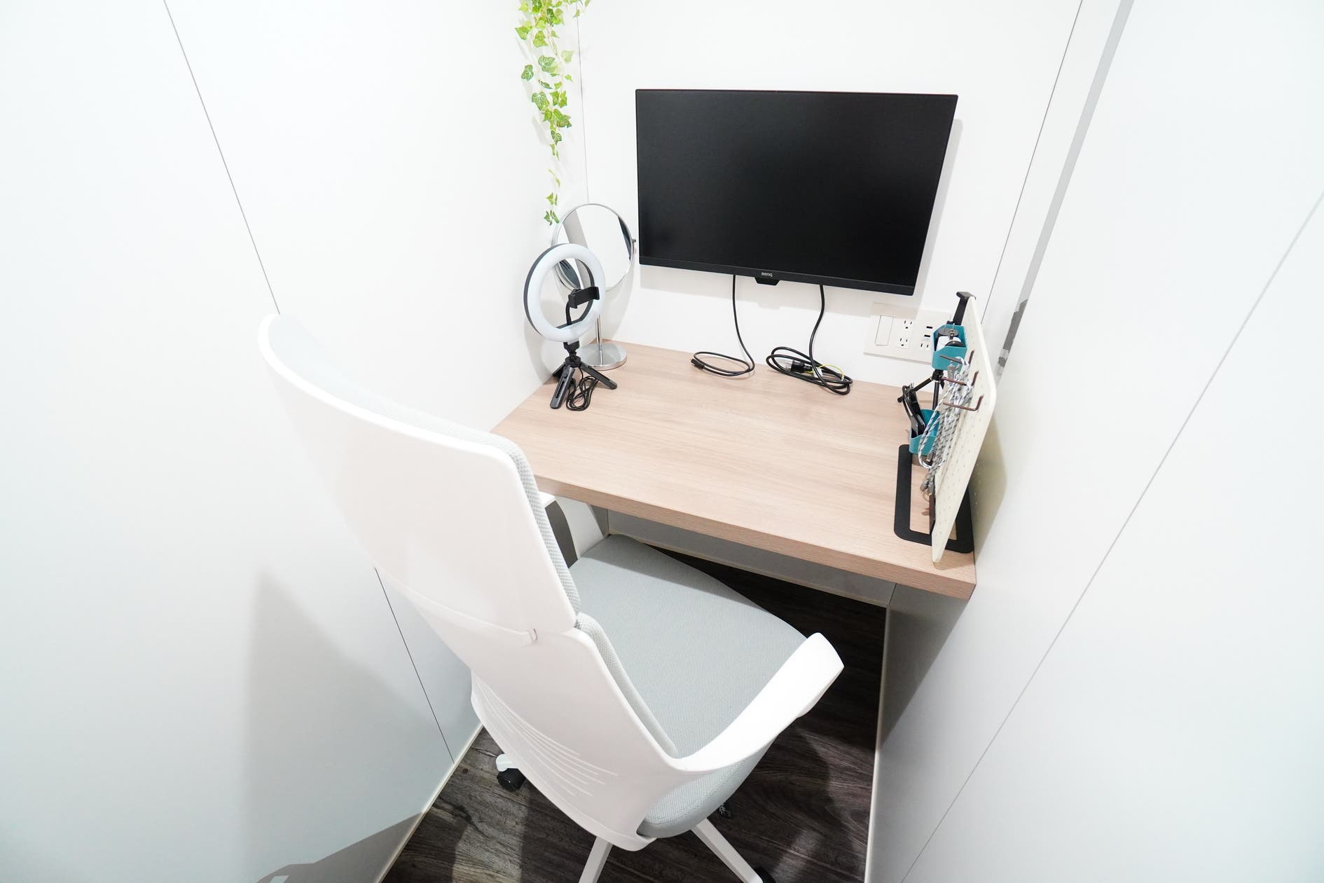 光回線導入＜Pao Work 北千住No.1＞完全個室⭐️WiFi/モニター/テレワーク/Web会議/面接の写真1