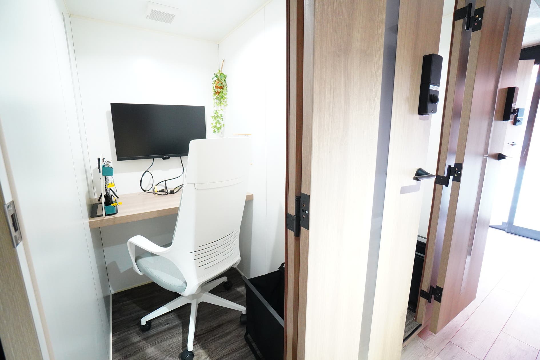 光回線導入＜Pao Work 北千住No.1＞完全個室⭐️WiFi/モニター/テレワーク/Web会議/面接の写真16