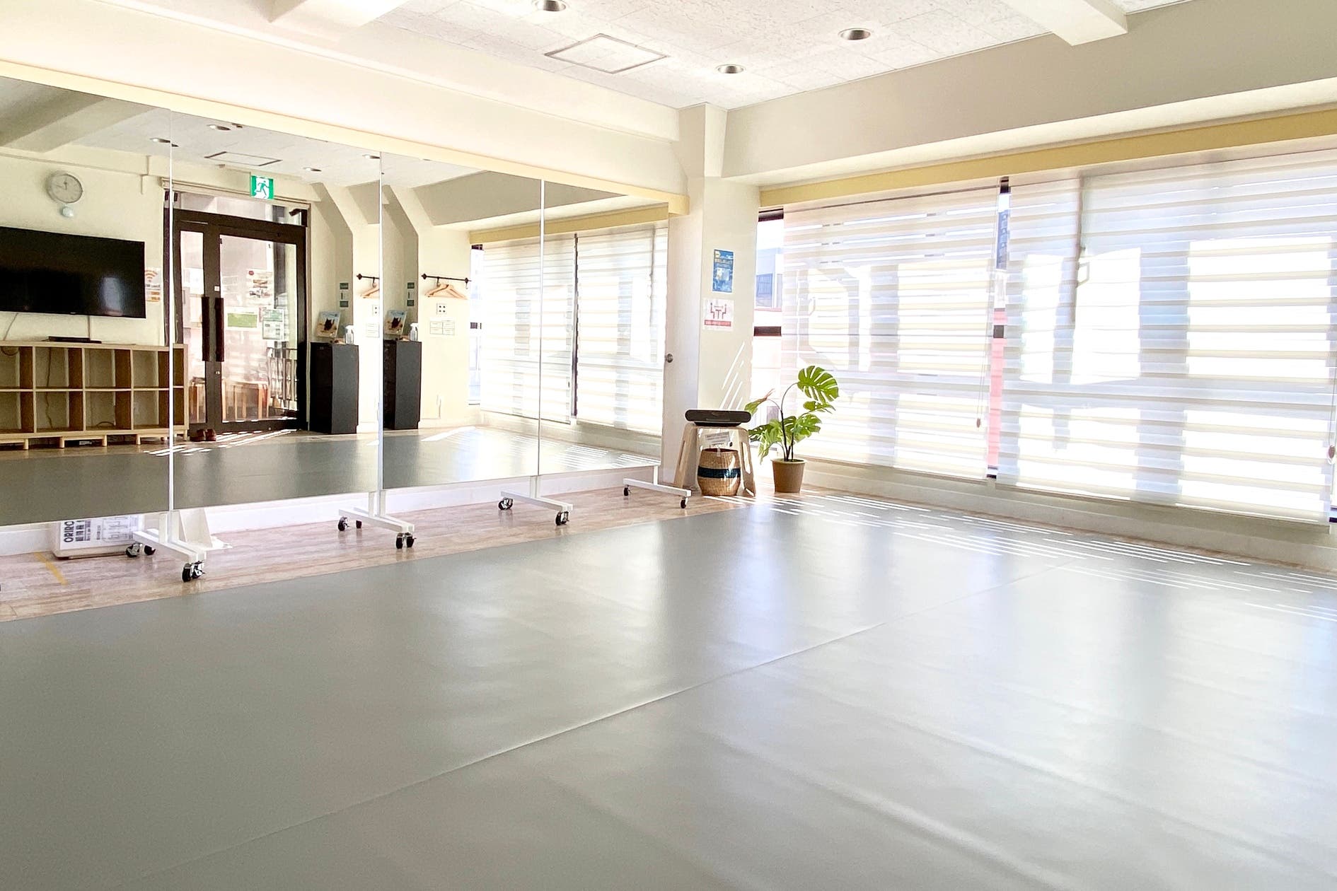 【4F】★駅前・24h利用可★1時間1000円／ダンスができるスタジオ／移動式スポーツ鏡×6／使い途は様々★の写真5