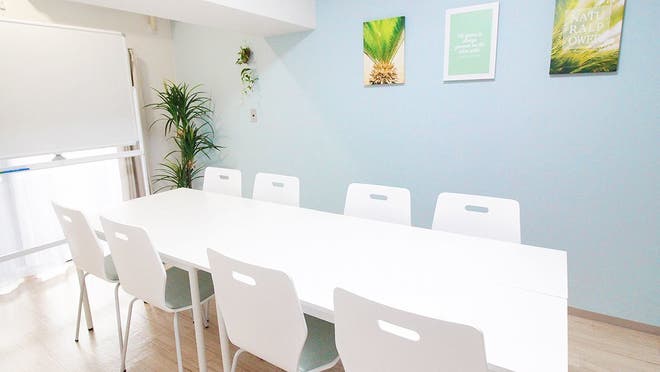 【乃木坂駅1分!12名利用可!】WiFi・プロジェクター・ホワイトボード全て無料!コモンズ会議室 六本木乃木坂東京ミッドタウン前の写真2