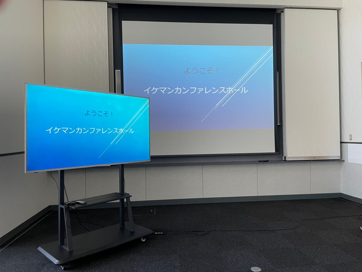 【堺筋本町駅 "目の前" 貸会議室】200人以上入る天井高くて明るい貸しホール（ABホール）の写真18