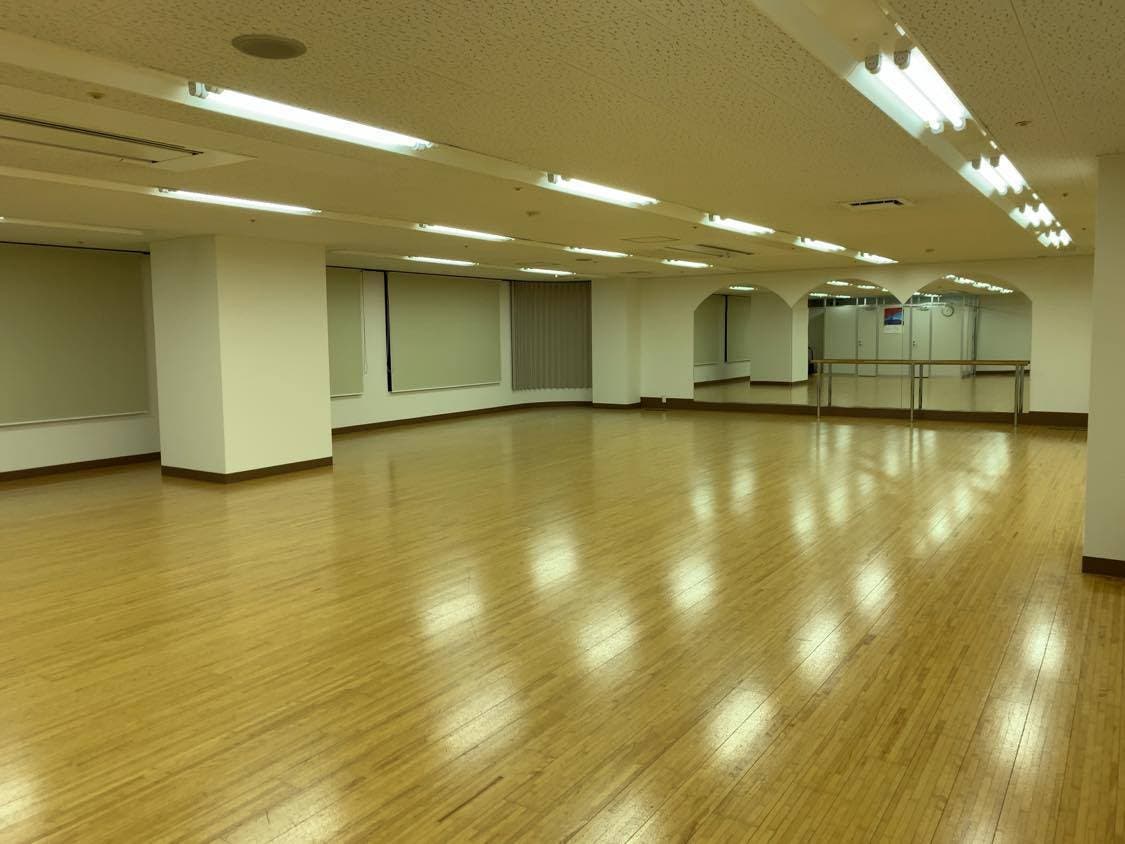 清潔で広い140㎡の地域最大級のスタジオ‼　自然光に溢れる開放感のある大人のスタジオ!!の写真4