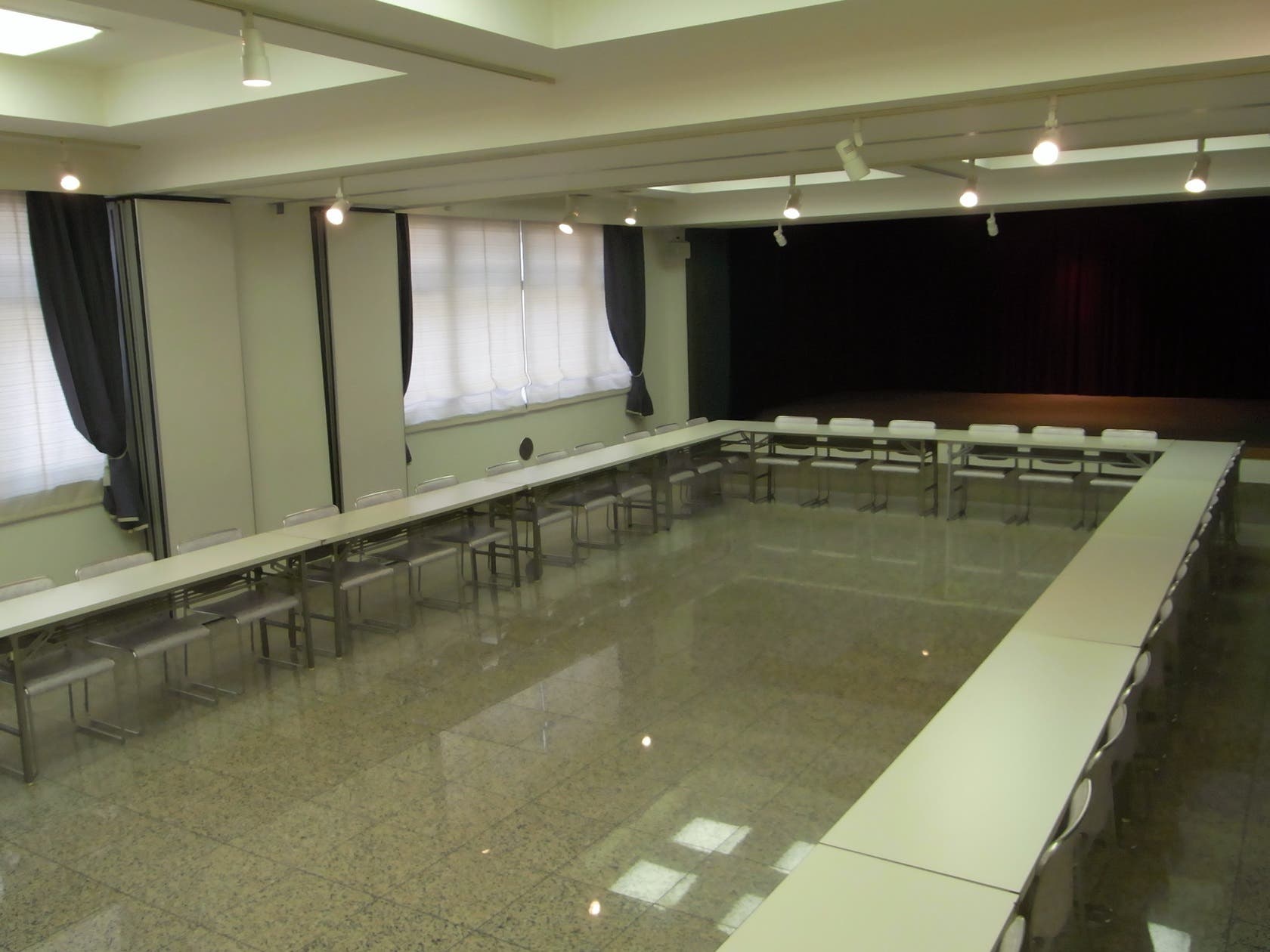 【蔵前】蔵前駅すぐ！デザイン性の高い貸ホール( 3F ステージ＋大ホール 50名）の写真5