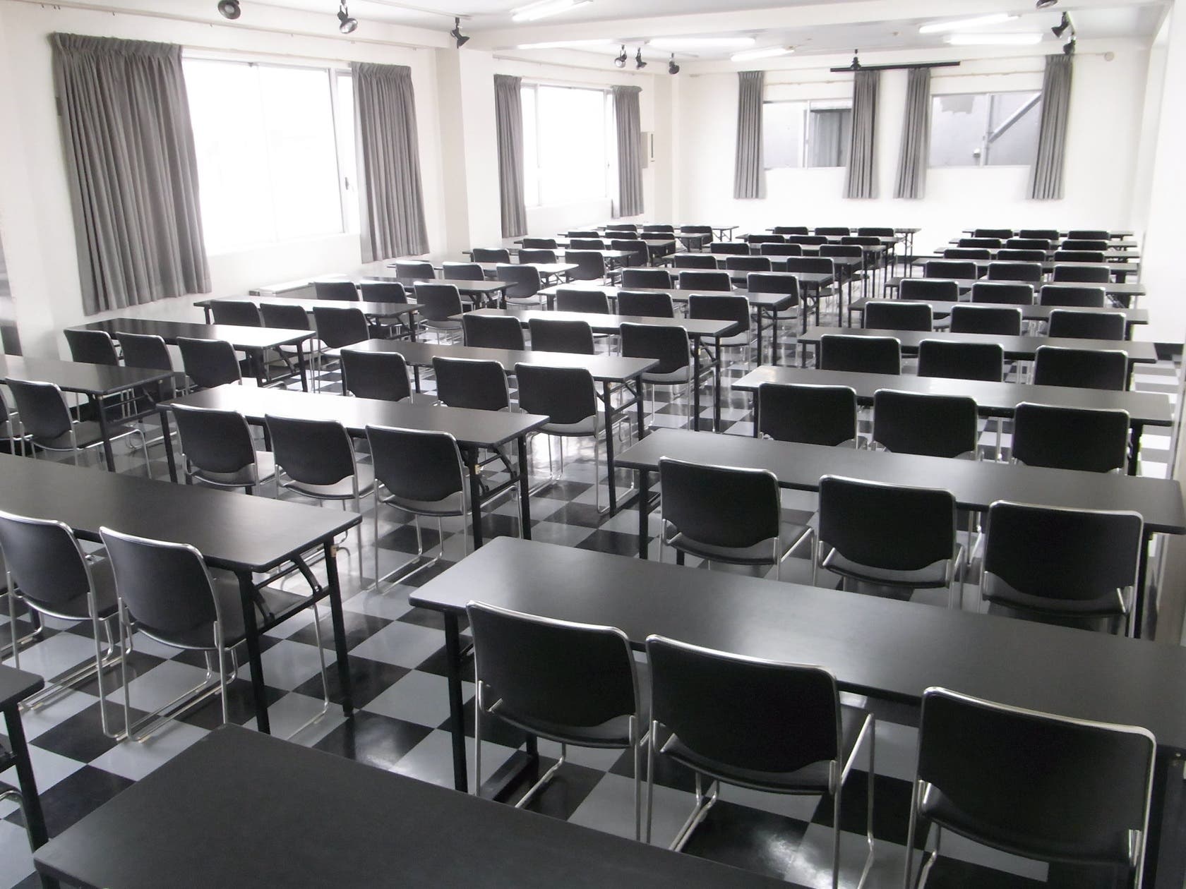 【蔵前】蔵前駅すぐ！デザイン性の高い貸ホール(4F 小ホール 24名）の写真2