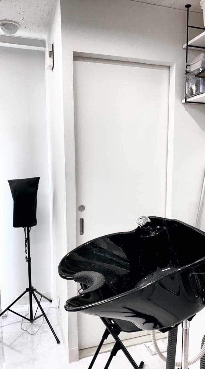 【原宿駅徒歩3分】竹下通り至近！自分だけのヘアメイクサロンを実現！ Youtube撮影OK! ロケ撮影控え室に！面貸しの写真8