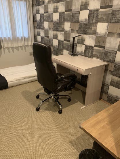 IGH303🏨ホテルの一室を利用したワークスペースの写真2