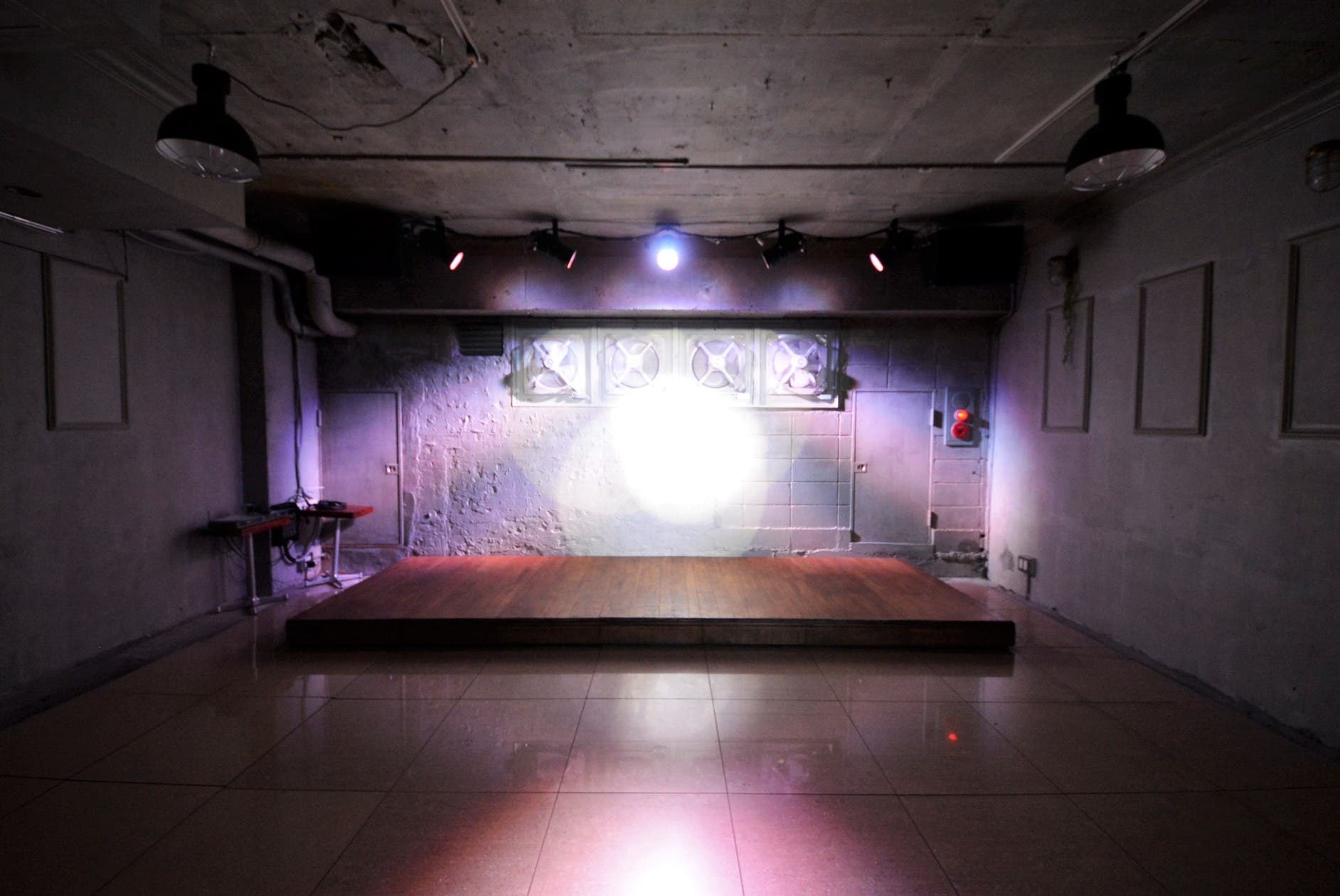 機材持ち込みOK / ステージ・音響・照明設備有/各種撮影・配信に【インダストリアルデザイン】の写真10