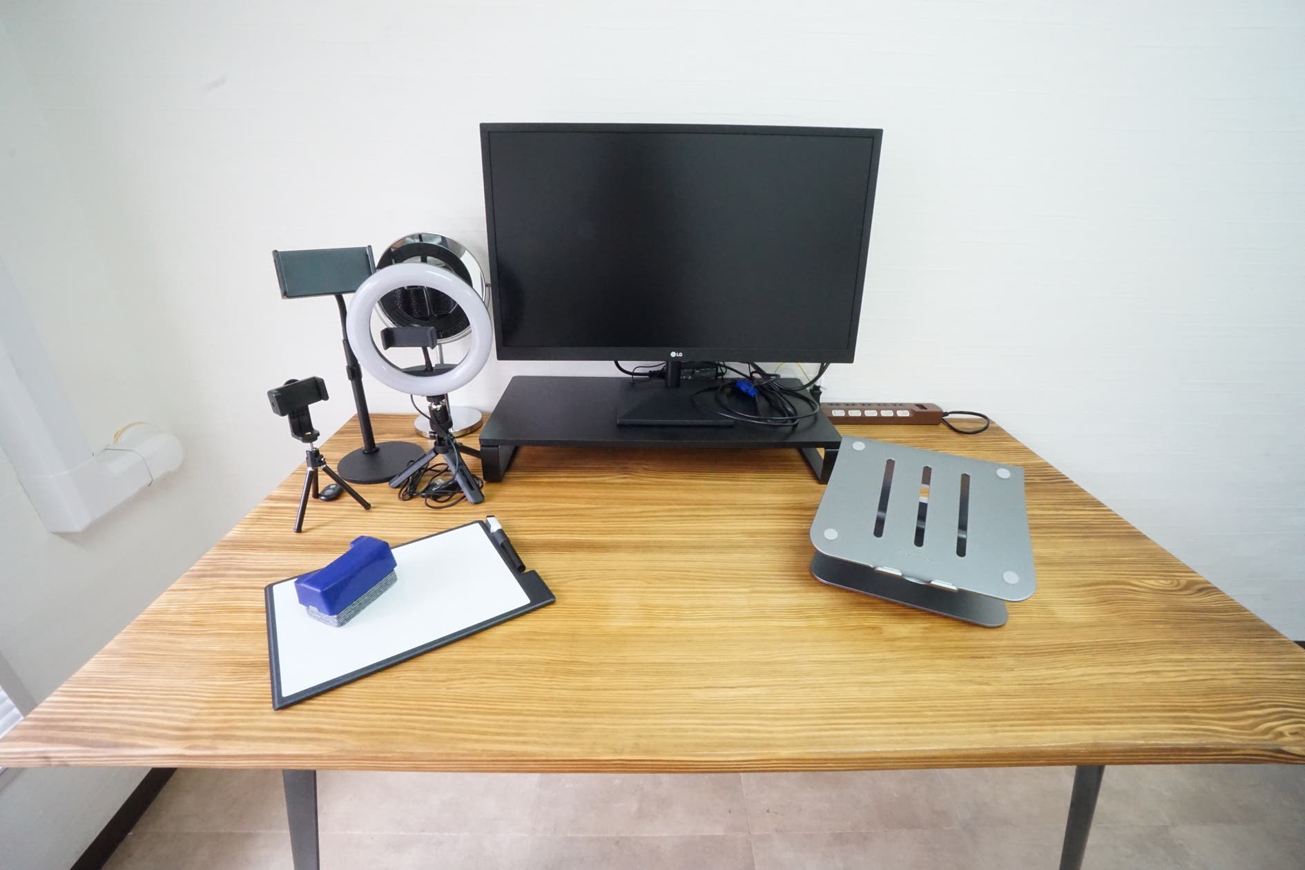 ⭐️光回線導入！⭐️＜北浜ワークスペース＞完全個室✨モニター/有線＋Wi-Fi/ホワイトボード/テレワーク/会議/商談/作業場所の写真6