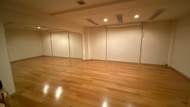 【神保町駅から徒歩2分】ダンス、ボイトレ、演技稽古ができるレンタルスペースの写真1