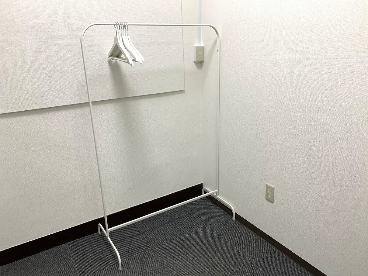 日本橋駅徒歩１分の利便性。低価格＆完全個室の会議室。テーブルレイアウト変更可。商談、テレワーク、面接、自習室、撮影、娯楽室としての写真4