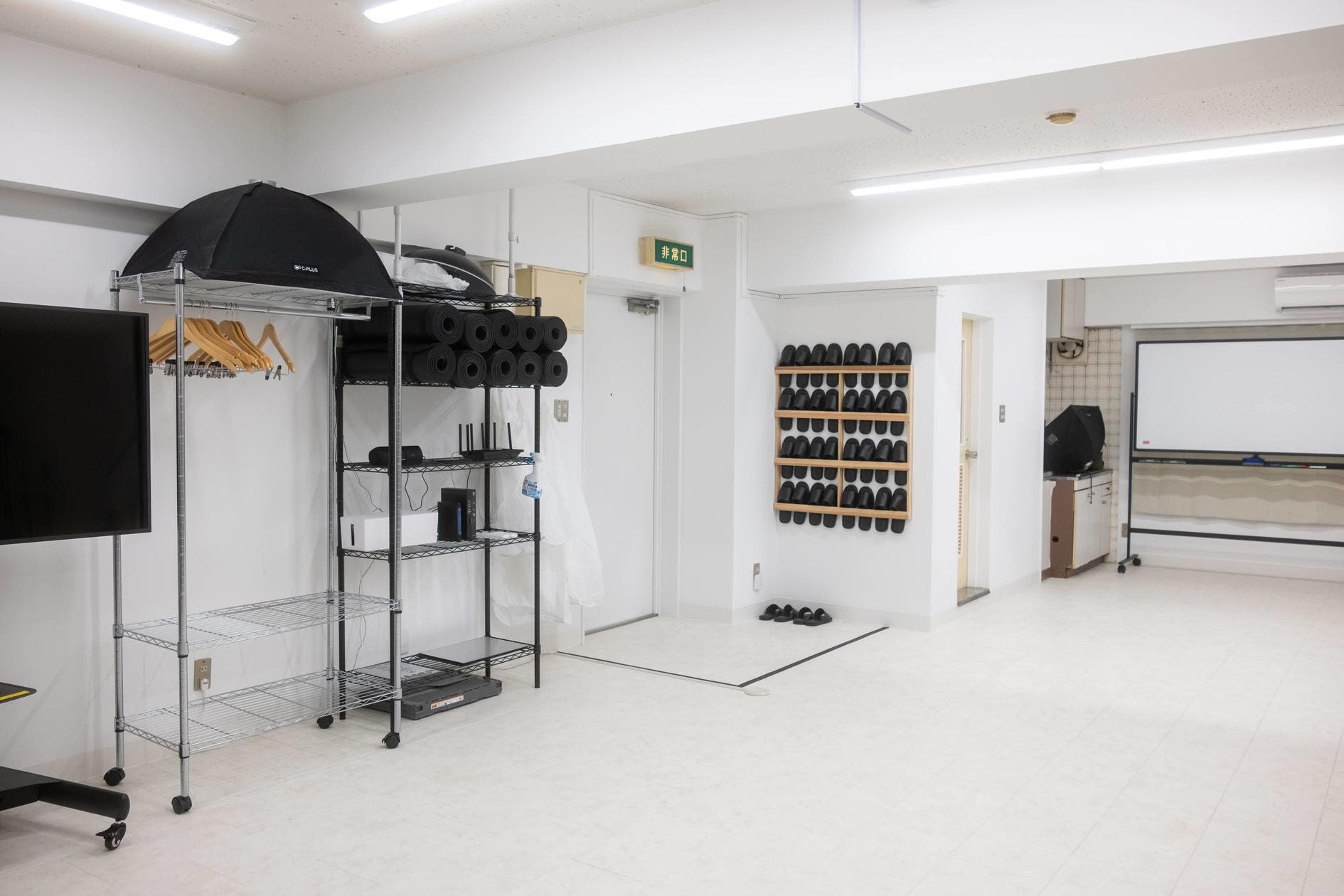 横浜駅徒歩6分【神奈川県内最安!!★本格撮影スタジオ】1H/2400円〜★背景紙＆機材込み写真＆動画撮影に最適なスタジオの写真16