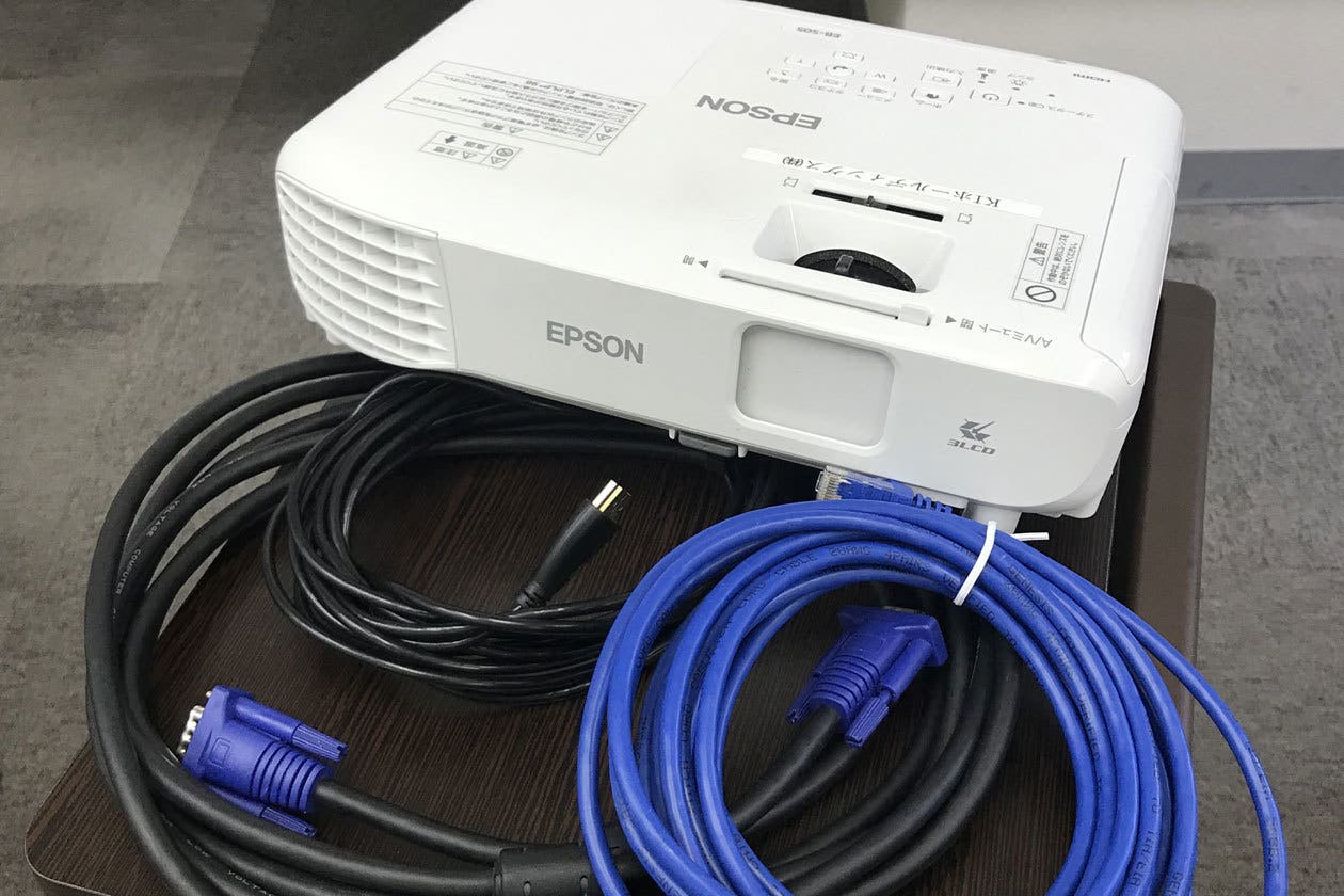 第二会議室 3名掛け最大30席【高崎駅徒歩7分 販売利用OK】プロジェクター|スクリーン|ホワイトボード|Wi-Fi|無料の写真5